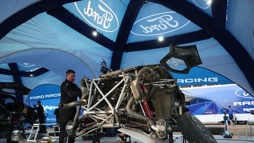 Rallying-US driver Guthrie leads Dakar after stage three sweep for Ford ...
