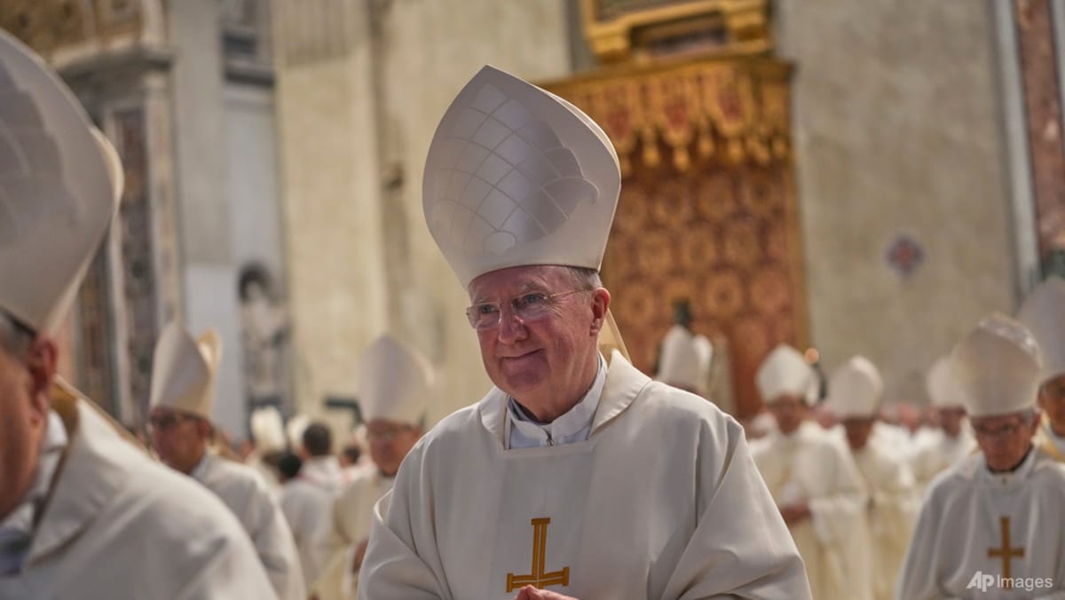 Dinner parties, listening and lobbying: How does the pope get elected ...