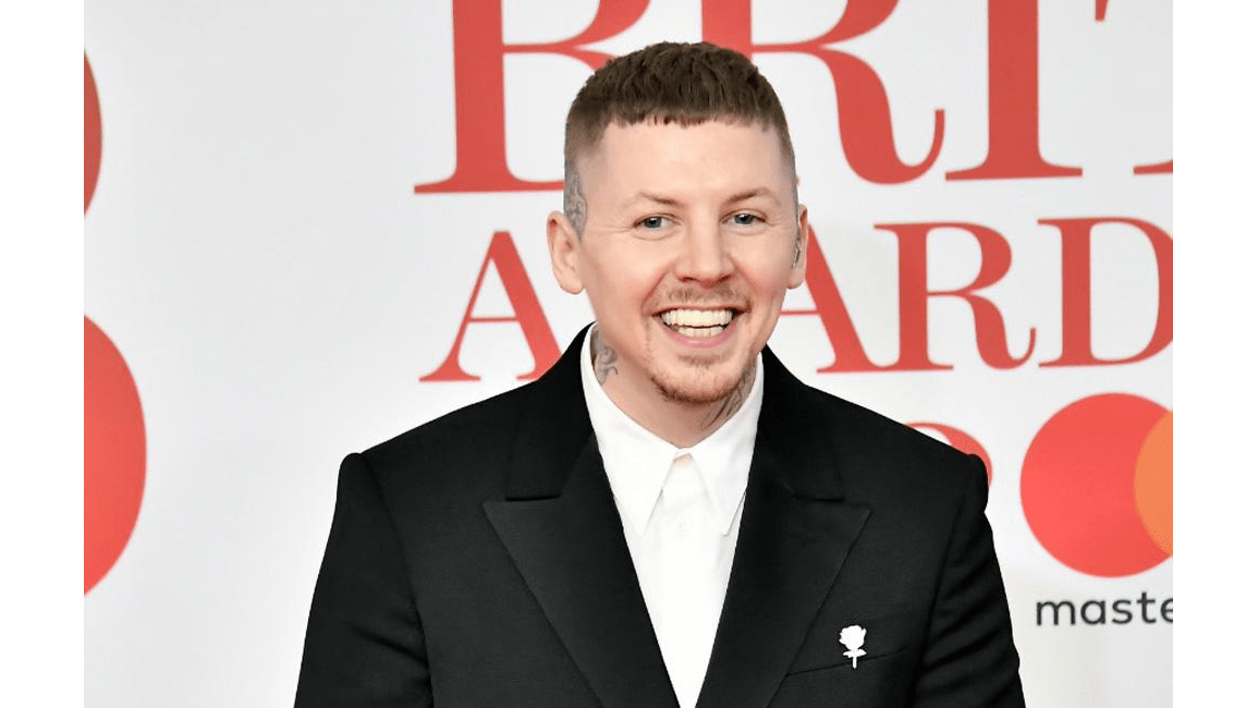 Professor Green splits from girlfriend - 8days