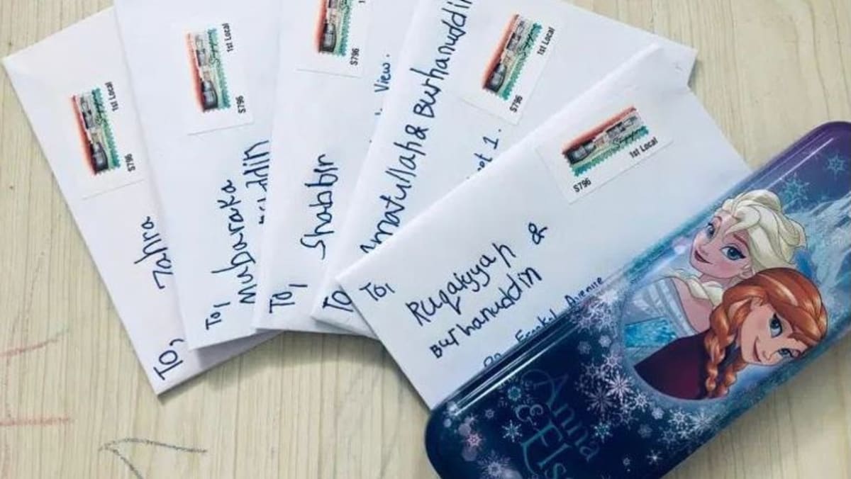 Budak 5 tahun ini sanggup lukis, kirim kad Raya buatan tangan kerana ...