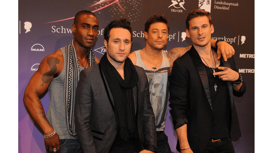 Simon Webbe grateful for rich Russian Blue fans - 8days