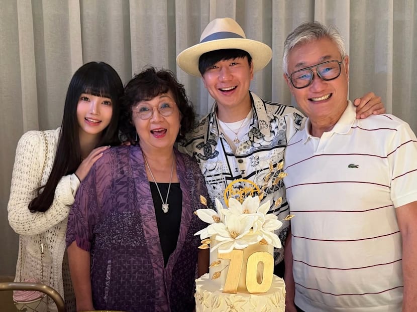 JJ Lin goes public with girlfriend Annalisa Qi Qi, Chinese influencer ...