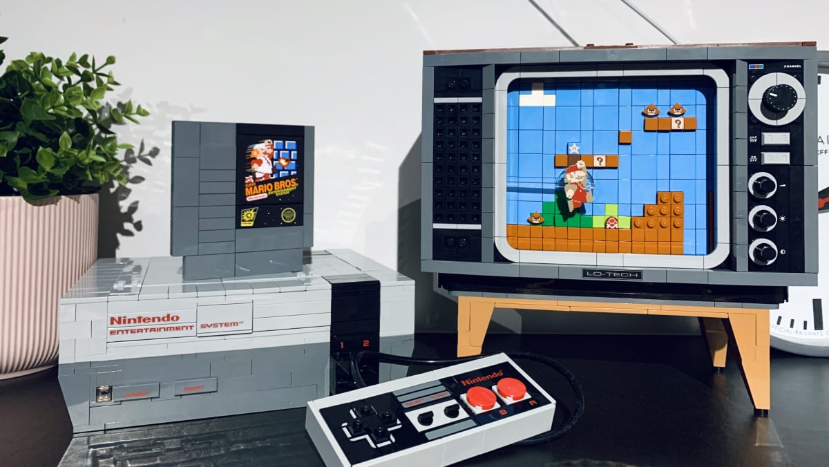 Watch The Video: We Built This Retro Nintendo Game Console From Lego ...