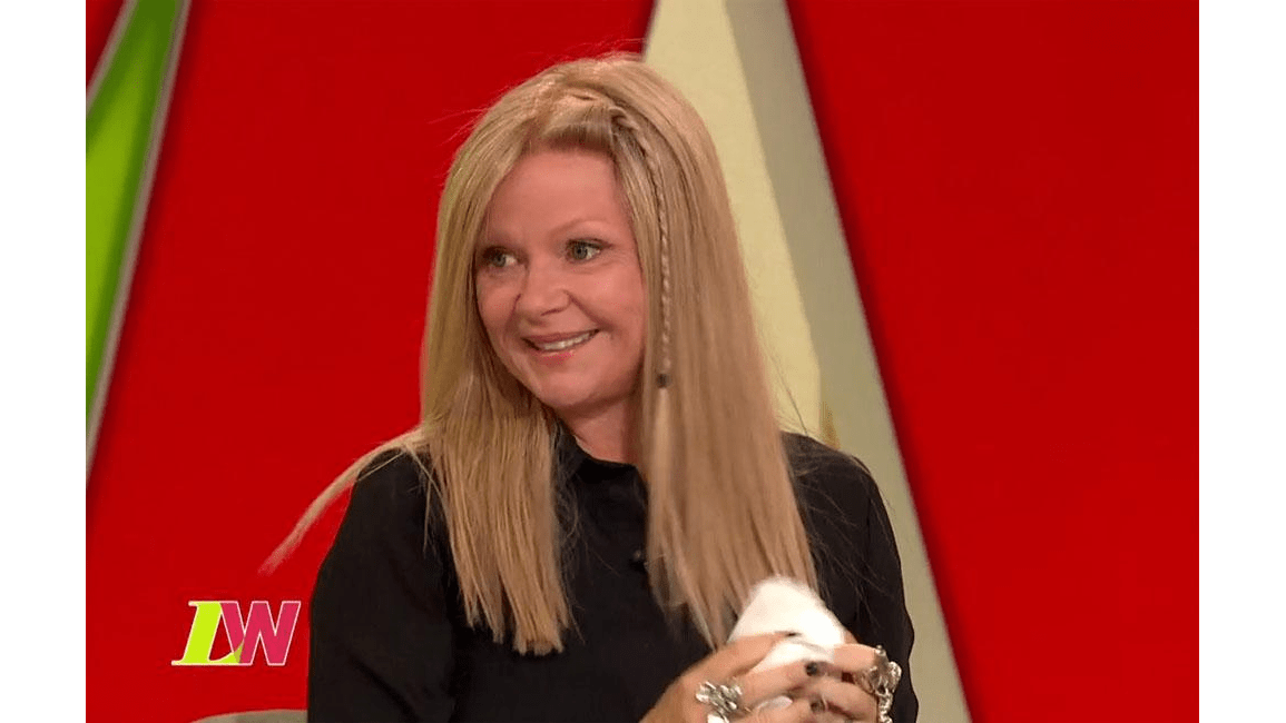 Gail Porter weeps as she wears wig - 8days