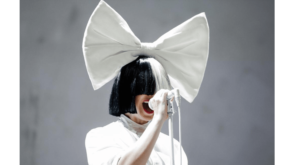 Sia Titanium was a cheesy pop house song 8days