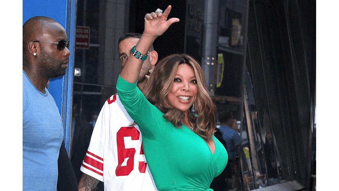 Wendy Williams has a hairline fracture in her shoulder - 8days