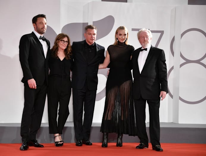 Ben Affleck, Jennifer Lopez Make Bennifer 2.0 Red Carpet Official At ...