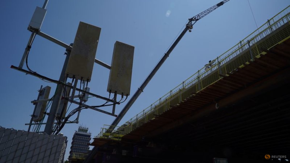 Verizon says resolved network disruption; FCC probing co's mobile ...