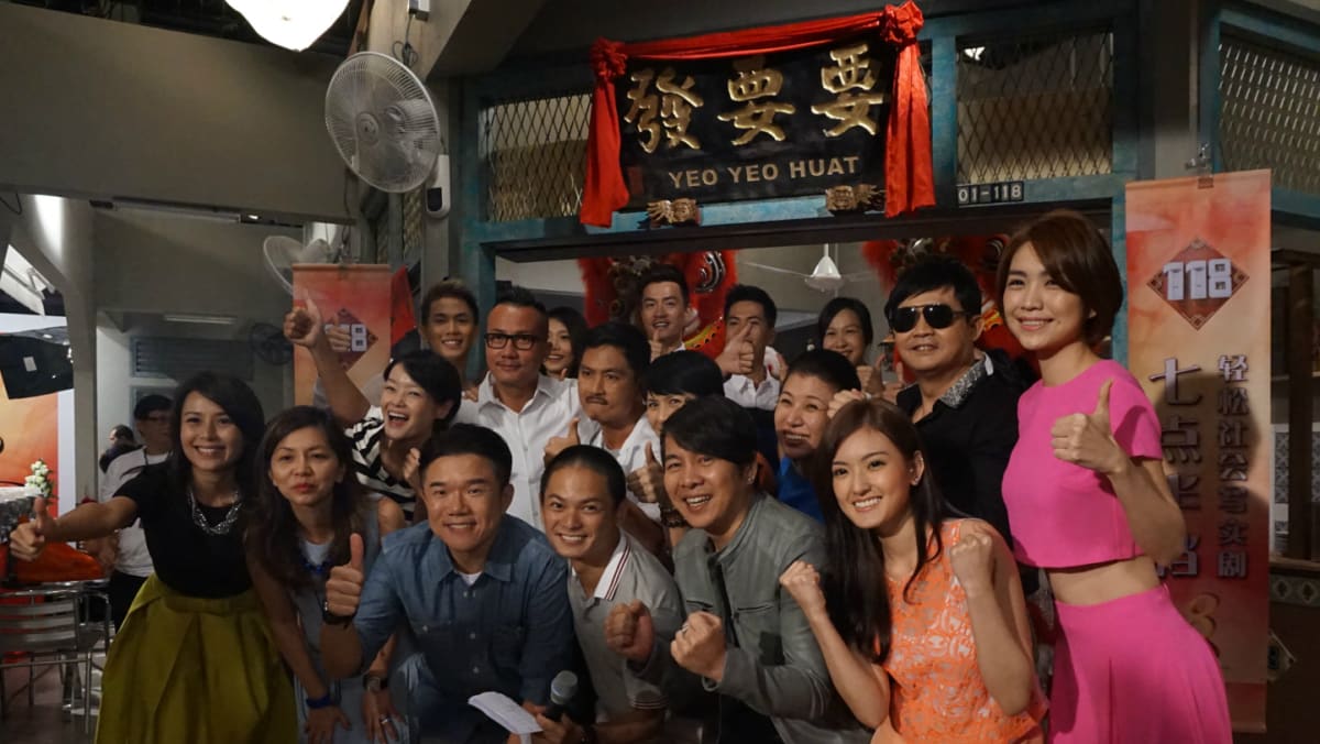 The cast of 118 get ready for a nine-month shoot - TODAY