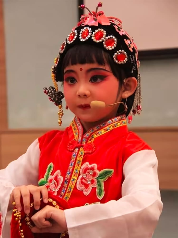 Meet Sophie Ng, the 9-year-old who picked up Teochew opera at age three ...