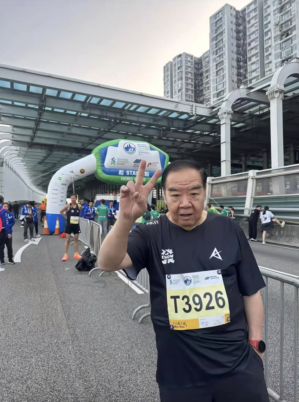HK Actor Kent Cheng, 74, Completes 10km StanChart Run, Thanks “Mentor ...