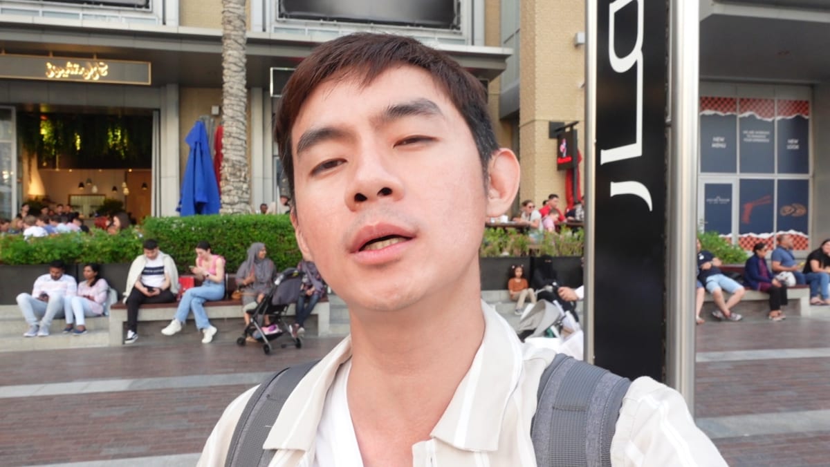 Ex-Mediacorp DJ Yanwei was detained in Dubai Mall for taking selfies ...