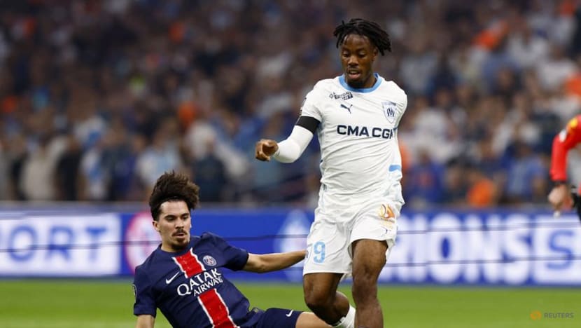 PSG trounce 10-man Marseille 3-0 to stay top of Ligue 1 - CNA
