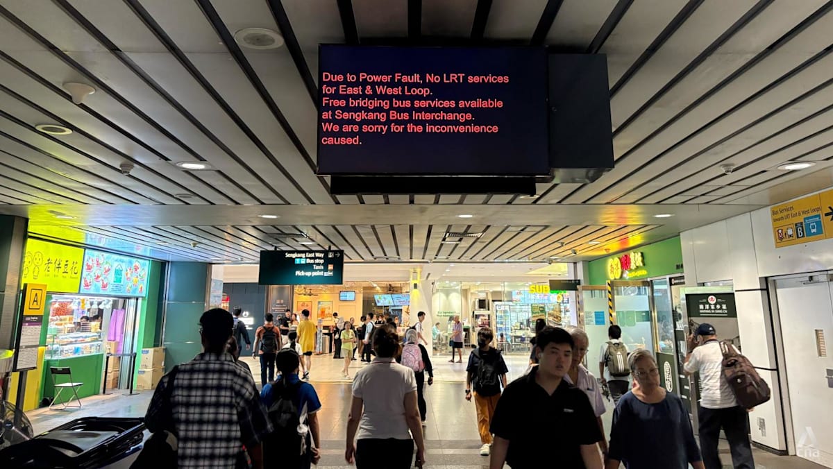 As it happened: Power fault disrupts North East Line and Sengkang ...