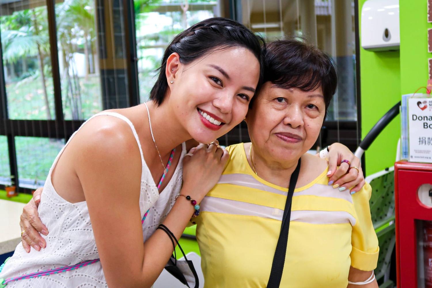 Elvin Ng, Tyler Ten & Other Mediacorp Stars Sing Karaoke & Toss Yusheng ...