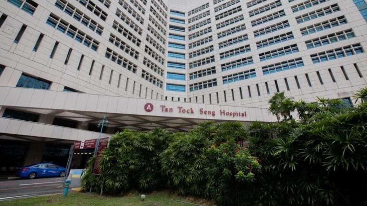 Sekatan pelawat diperketat di Hospital Tan Tock Seng setelah jururawat diuji positif COVID-19 ...