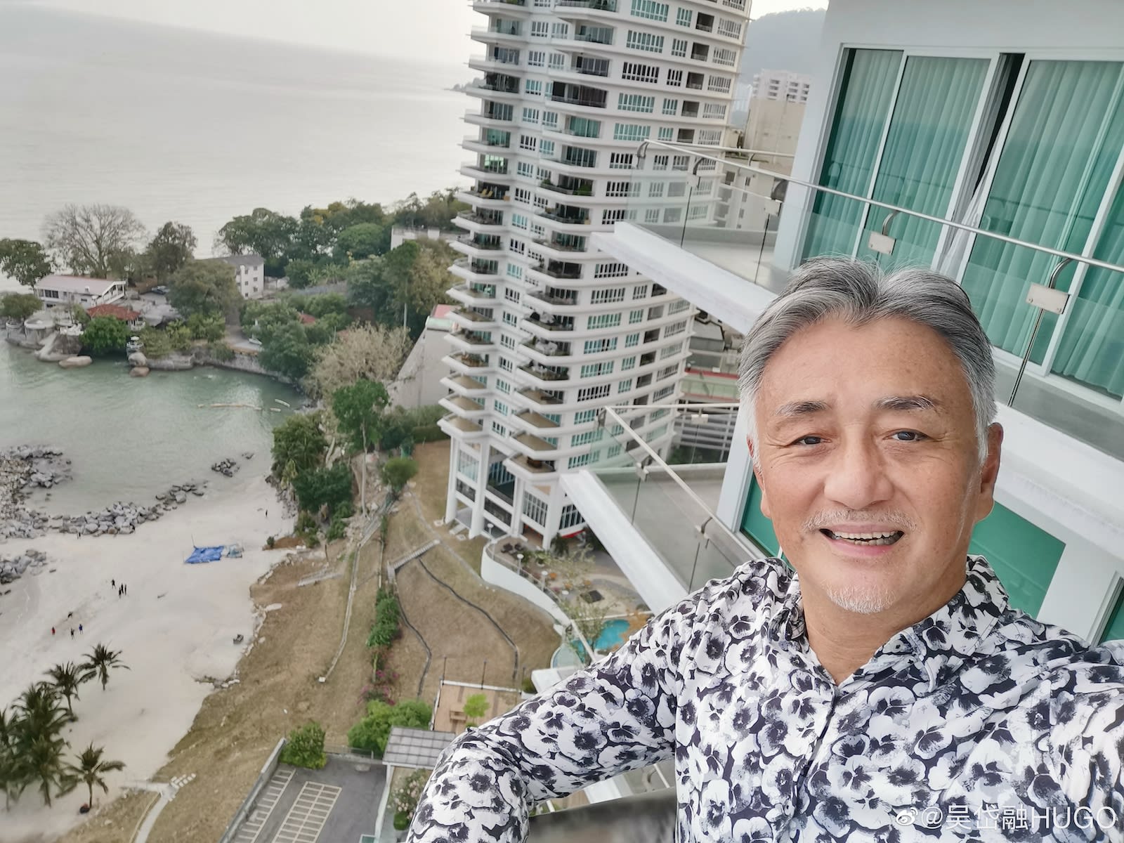 Check Out Hugo Ng’s 5,000 Sq Ft Seafront Apartment In Penang, Which He ...
