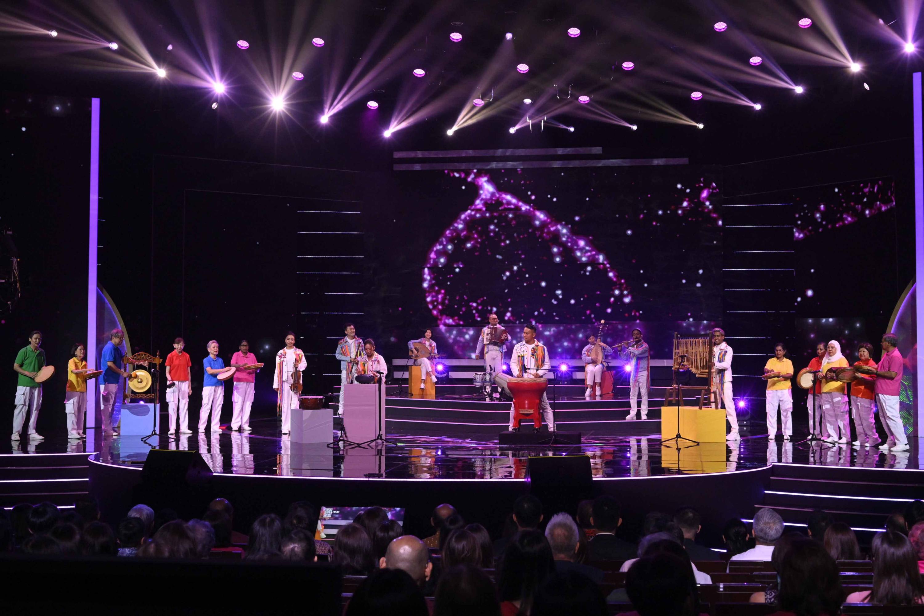 陈雷、钟镇涛等海内外艺人献艺，《心手相连献爱心》筹逾260万新元 - vibes by 8world