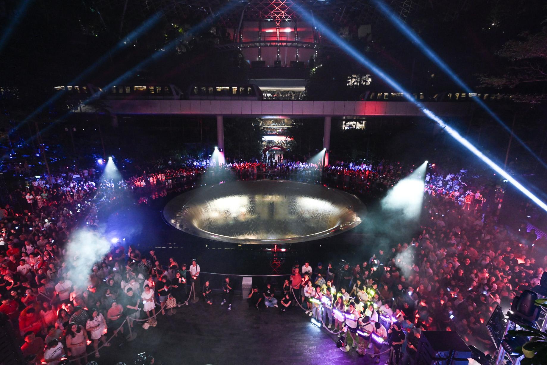 本地歌手齐聚“SG60 Homecoming Concert”，唱响新加坡的歌！ - vibes by 8world