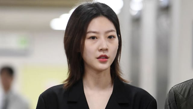 YouTuber持续爆出金赛纶黑料，都是金秀贤公司经纪人作祟？ - vibes by 8world