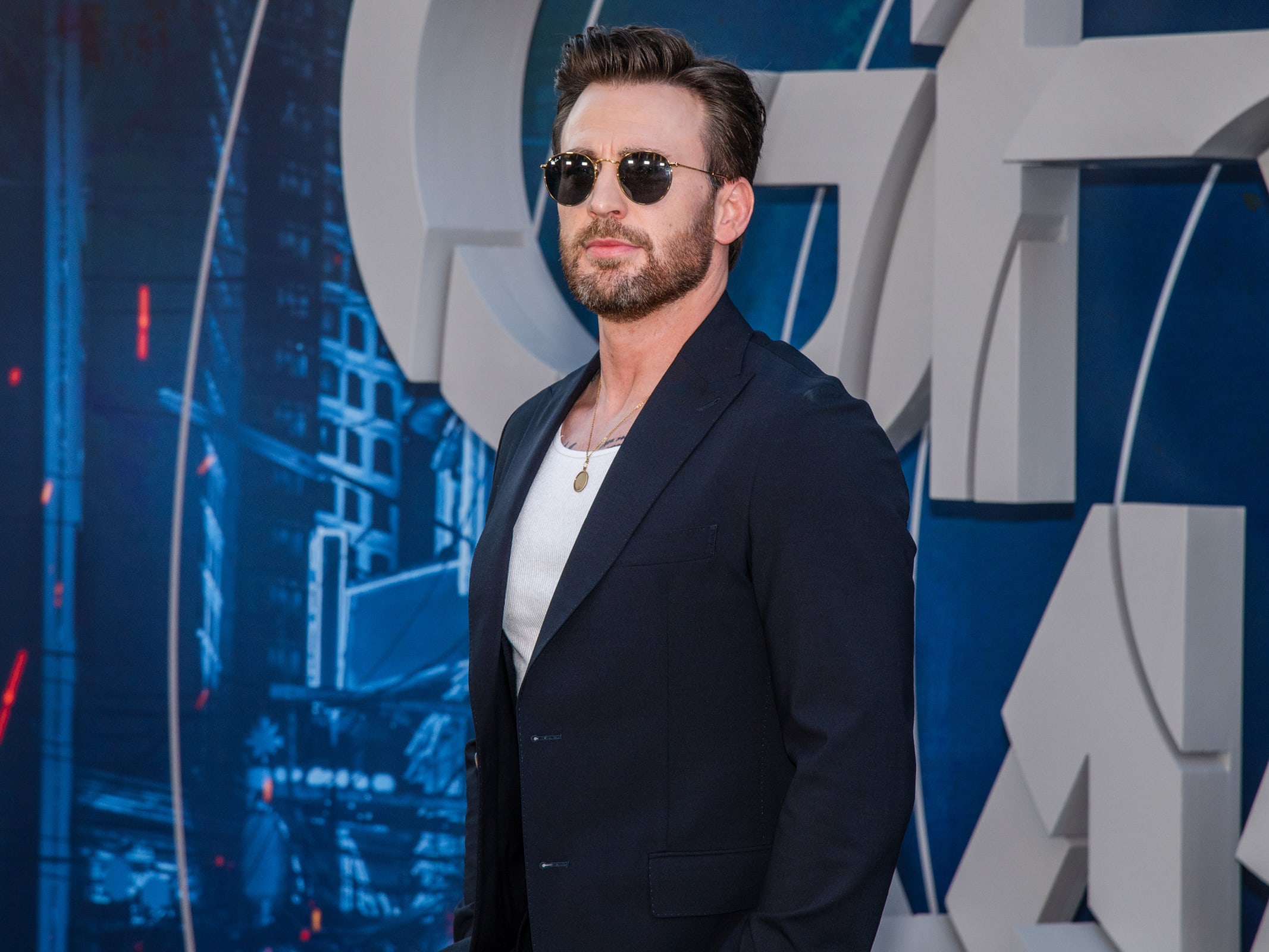 Chris Evans Is Now "Laser-Focused On Finding A Partner": "It's About ...
