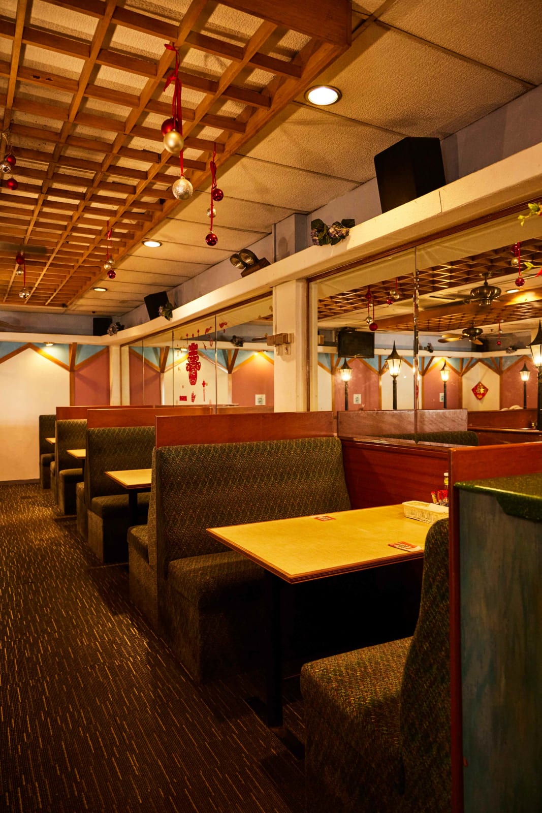 Yummy Steaks With Free-Flow Soup & Drinks At Retro Restaurant In ‘Ulu ...