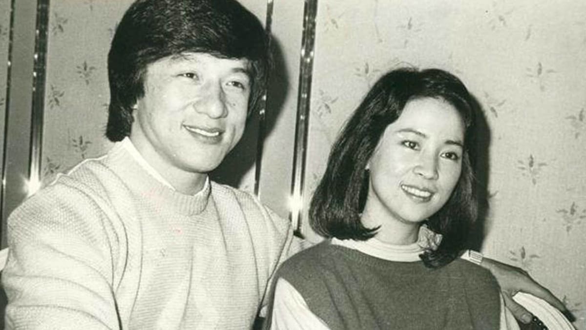 jackie chan father