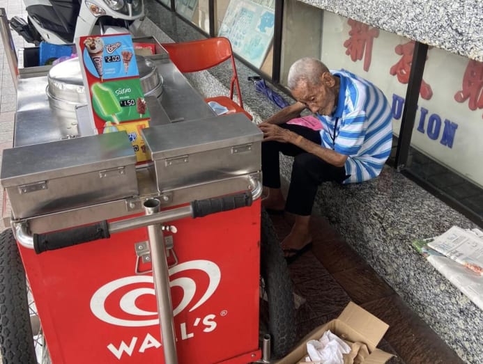 Sim Lim Tower ice cream cart hawker 'Uncle Boon' dies at age 92 - CNA ...