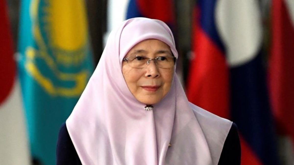 Anwar likely to lead if Pakatan makes comeback, Wan Azizah says - TODAY