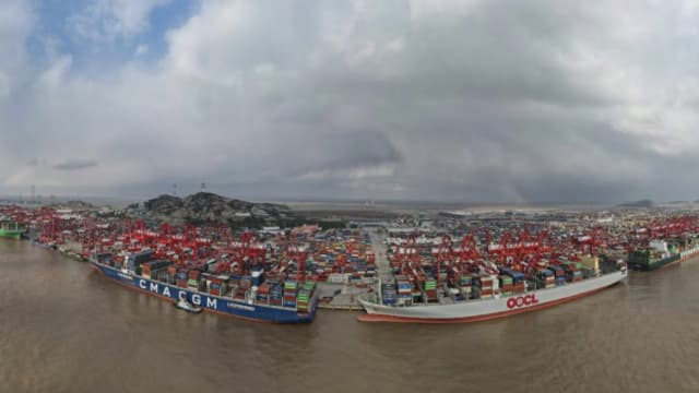 中国上海港集装箱吞吐量突破5000万标准箱 创全球纪录 - 8world