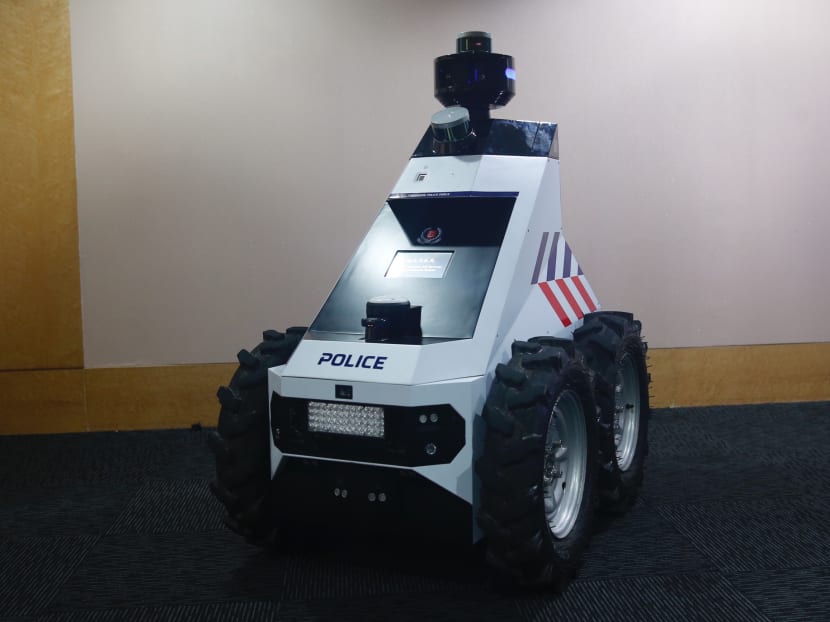 Police issue new smartphones, robots to aid officers in duties - TODAY