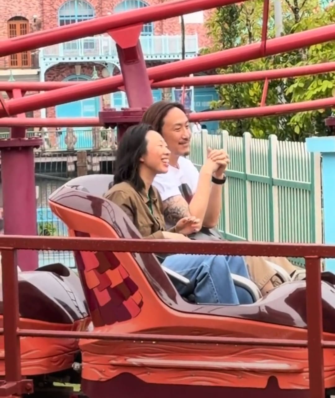 Ronald Cheng Spotted With Woman At Universal Studios Singapore - 8days
