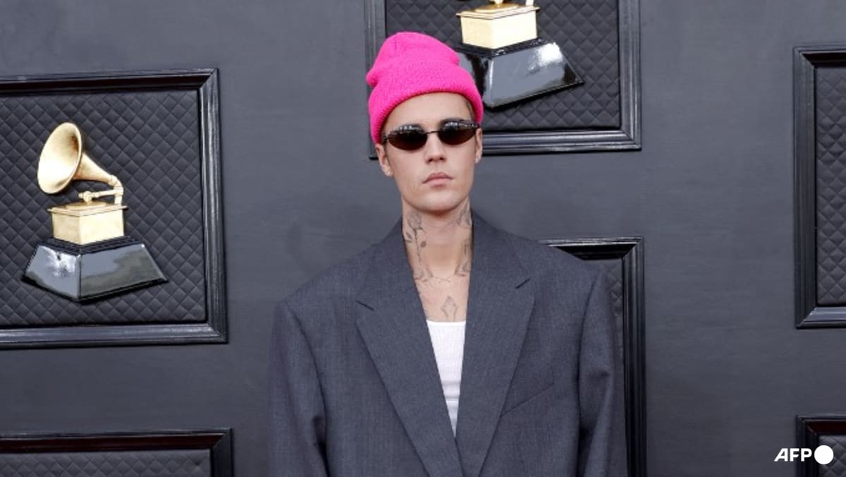 Justin Bieber announces new surprise album Swag ll - CNA Lifestyle