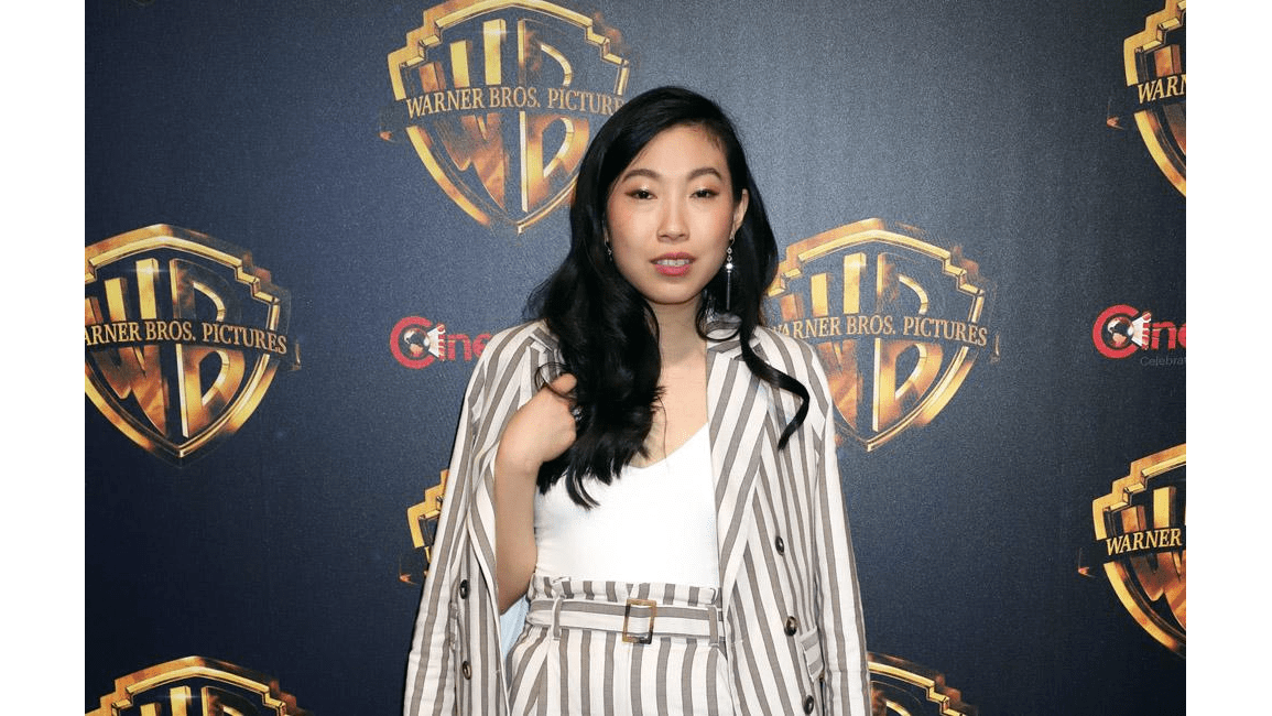Awkwafina 'saved' by grandmother - 8days