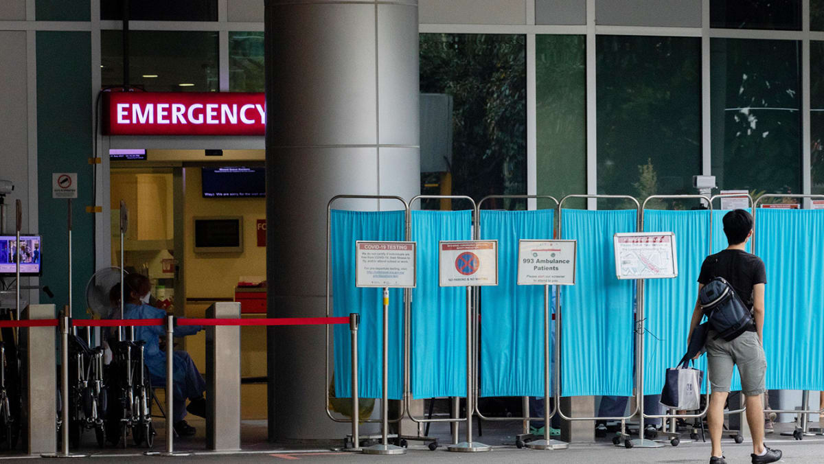 Covid-19 patients with mild symptoms urged to refrain from calling 995 ...
