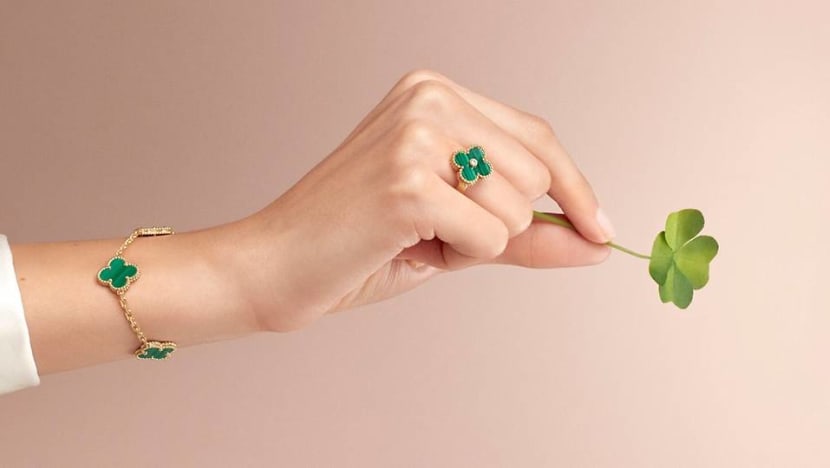 Van cleef 4 leaf clover bracelet store