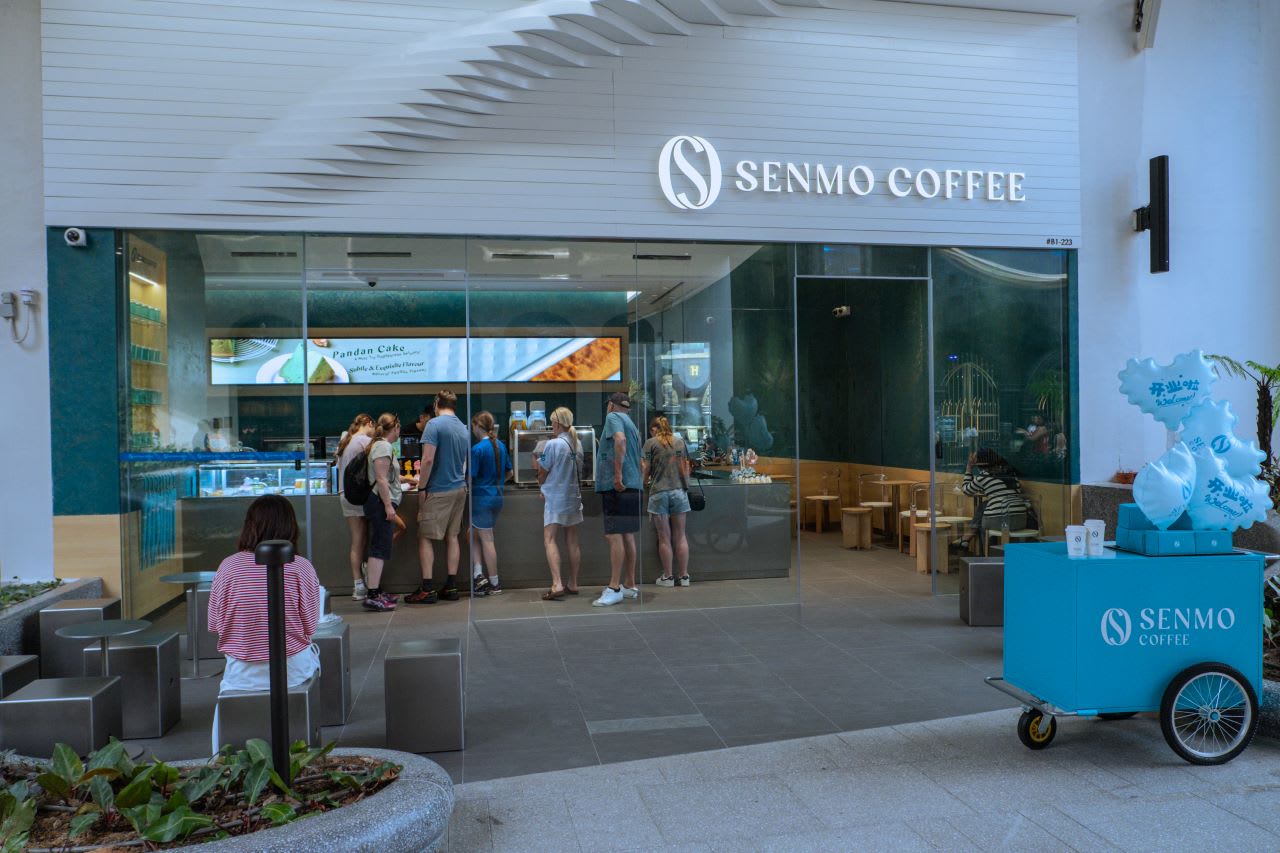 以粉红海豚为吉祥物，SENMO Coffee“游”进圣淘沙名胜世界！ - vibes by 8world