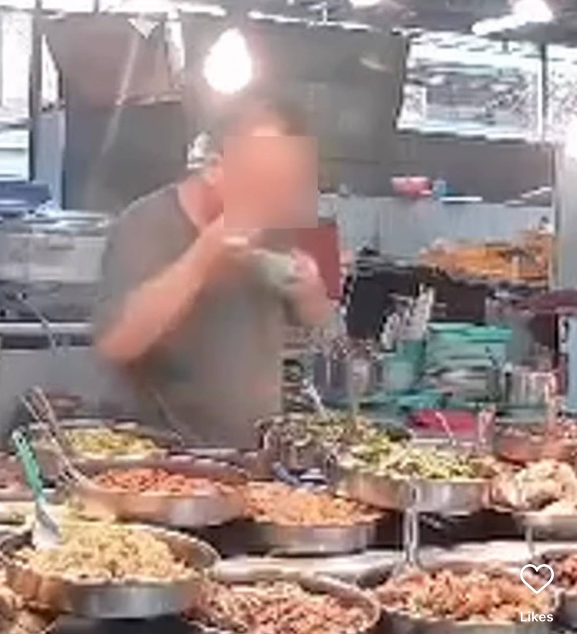 JB Caifan Stall Owner Caught Tasting Dishes... With The Same Spoon - 8days