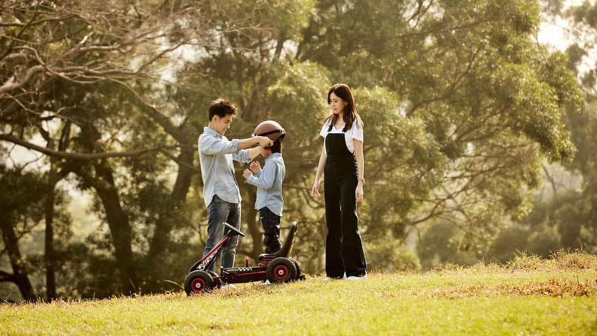Jimmy Lin’s family makes rare appearance in his MV - 8days