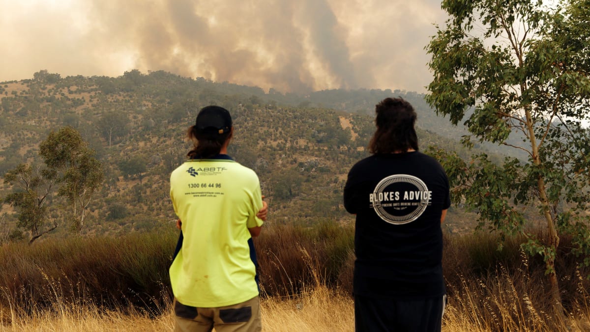 Australia's Perth battles bushfire amid virus lockdown - TODAY