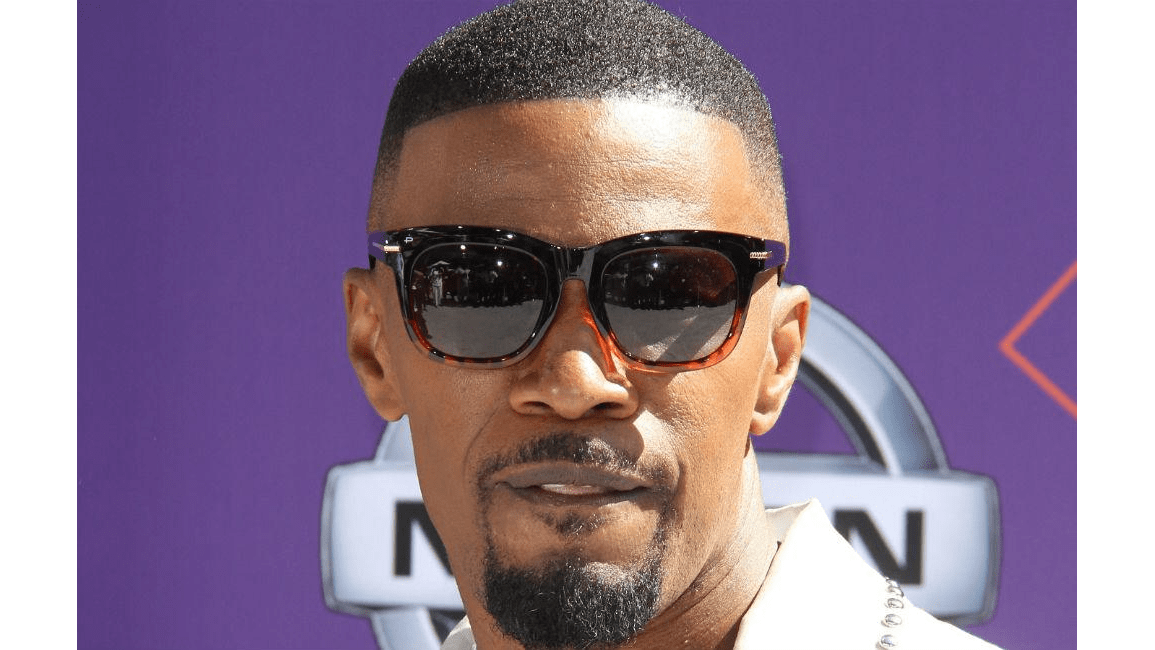 Jamie Foxx reportedly declares himself single - 8days