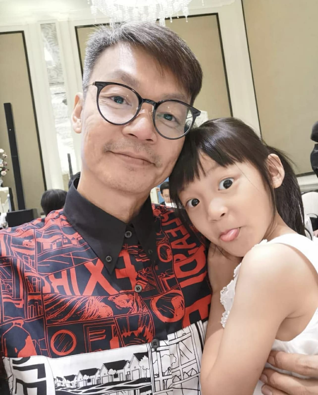 Mark Lee Didn't Cry During His Daughter's Kidney Disease Test 'Cos He ...