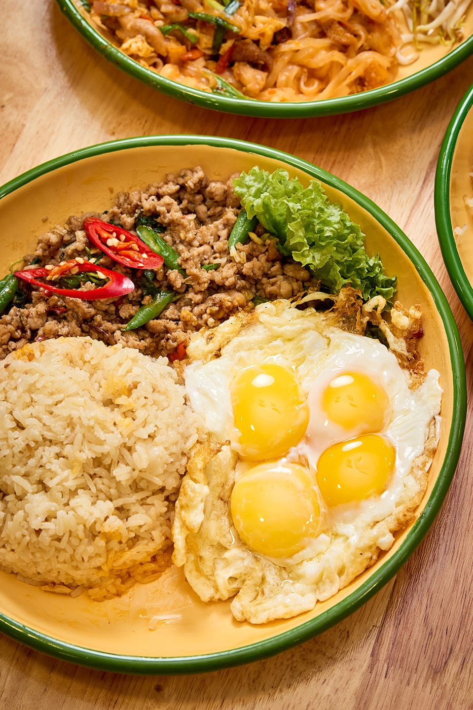 Wang Lei’s Son-In-Law’s Thai Eatery Made 5-Figures On Opening Day ...