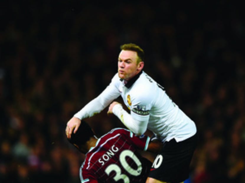 Van Gaal’s tactics not helping United - TODAY