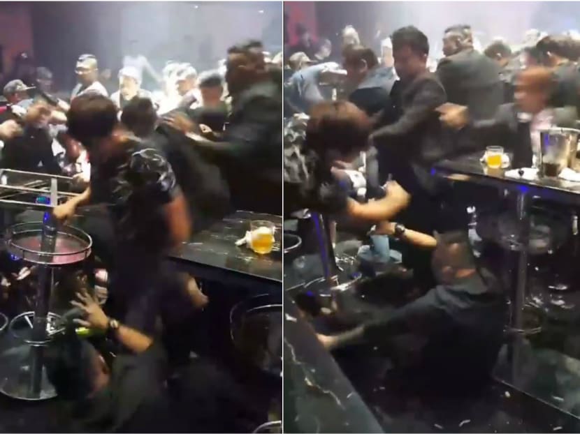 3 arrested and charged for assaulting police officer in nightclub - TODAY