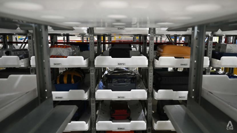 Changi Airport Terminal 2 introduces fully automated baggage storage ...