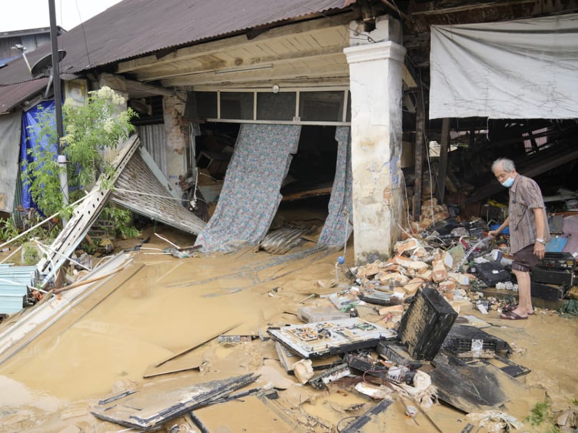 Floods hit six Malaysian states amid election campaigning - CNA Lifestyle