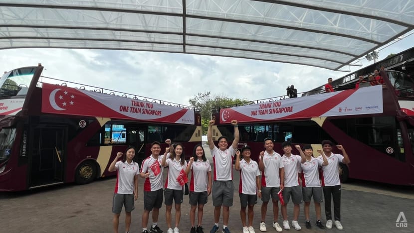'It’s beautiful to see': Singaporeans turn out in force to support Olympians on bus parade ...
