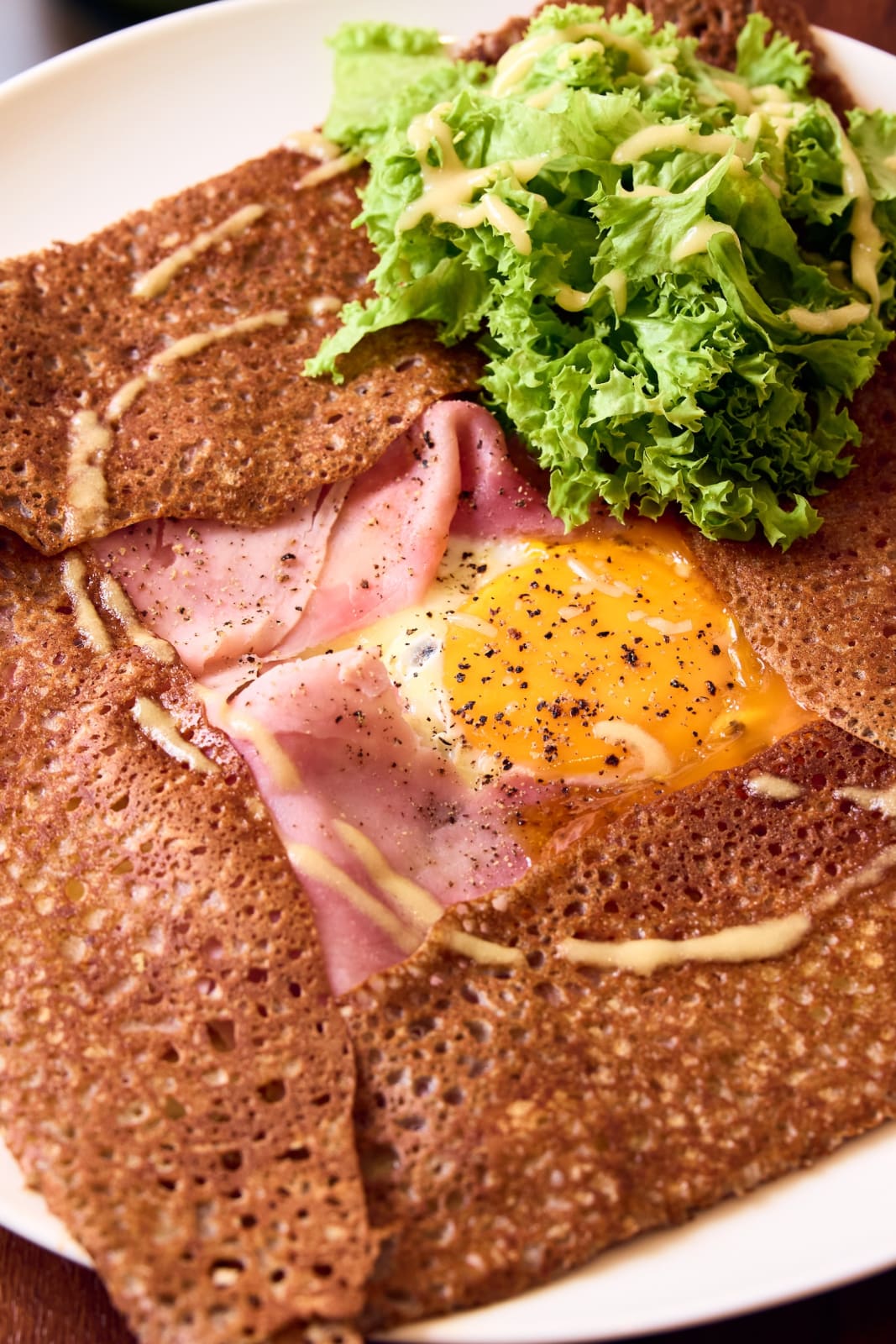 French Engineer Who Quit Job At Volvo To Sell Crêpes On A Boat ...