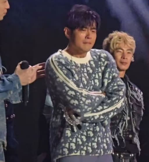 Male Fan Moves Jay Chou To Tears With Heartfelt Confession During ...